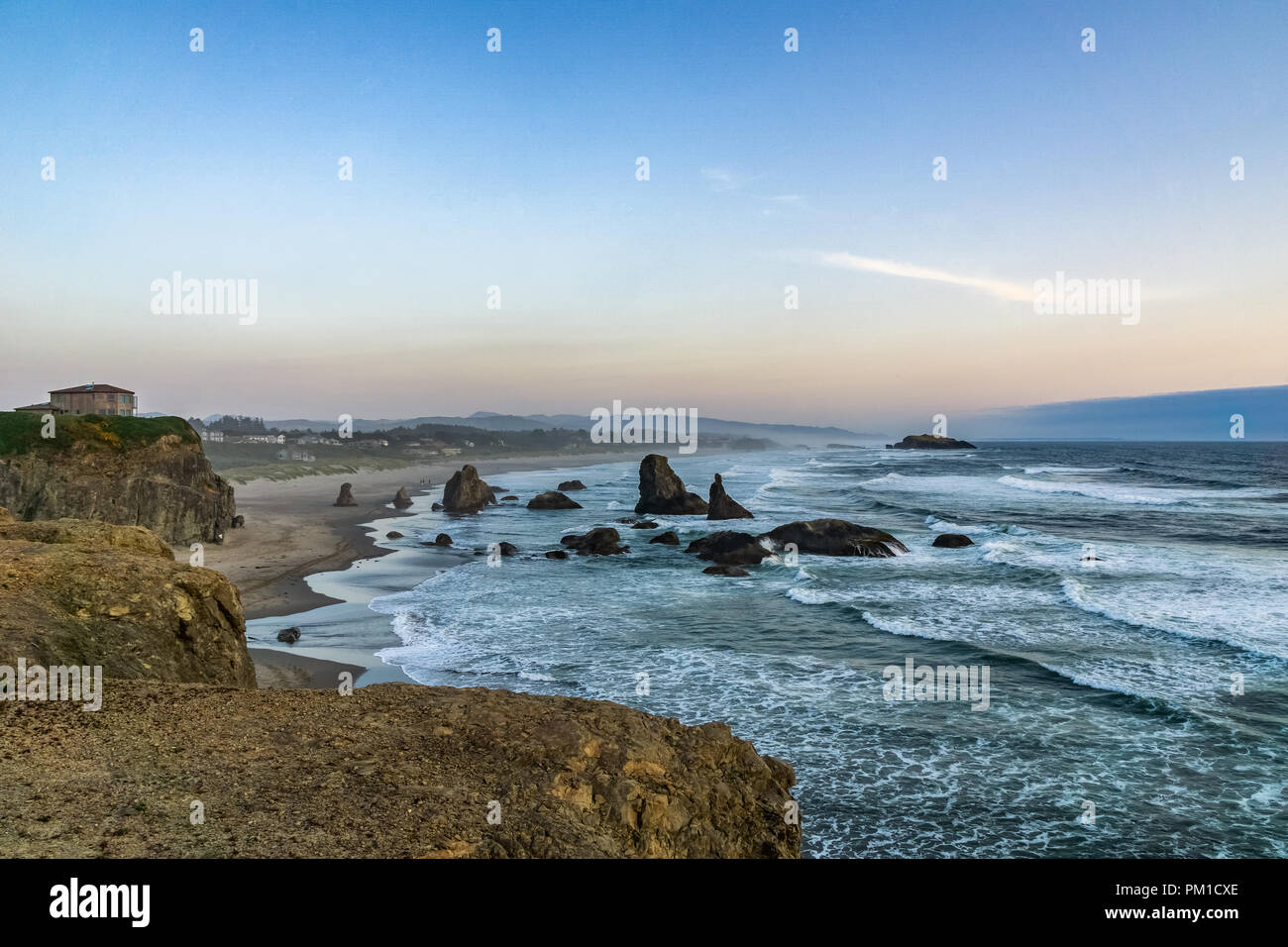 Landscape of Bandon Beach at dusk from Face Rock State Scenic Viewpoint ...
