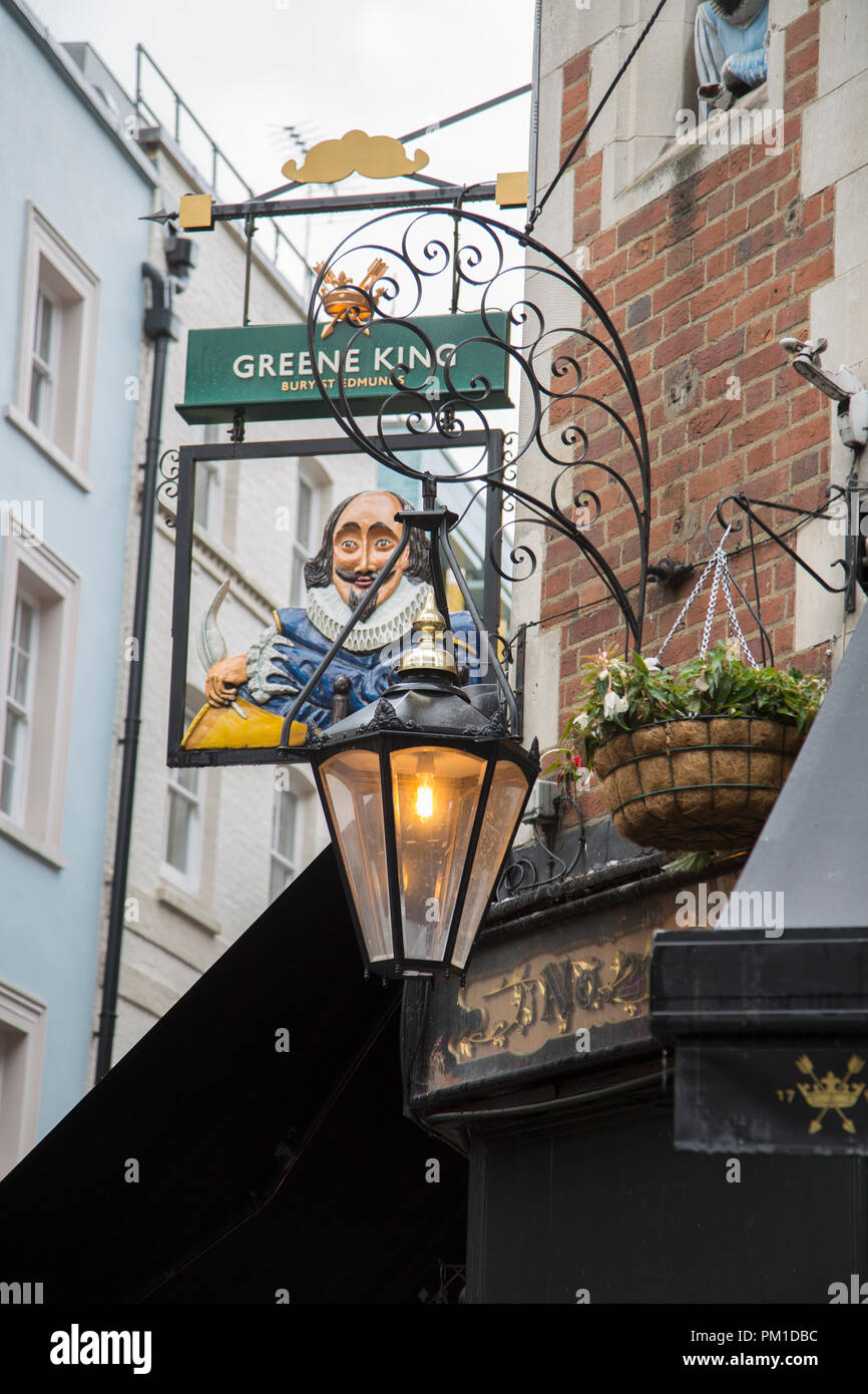 Shakespeares head carnaby street hi-res stock photography and images ...