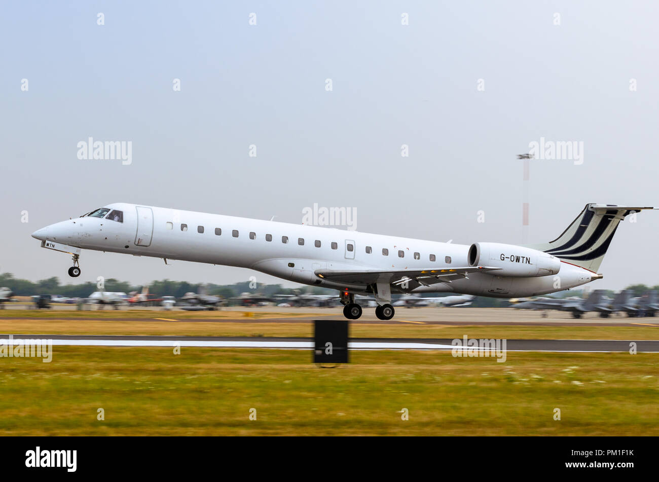 Embraer E145 High Resolution Stock Photography and Images - Alamy