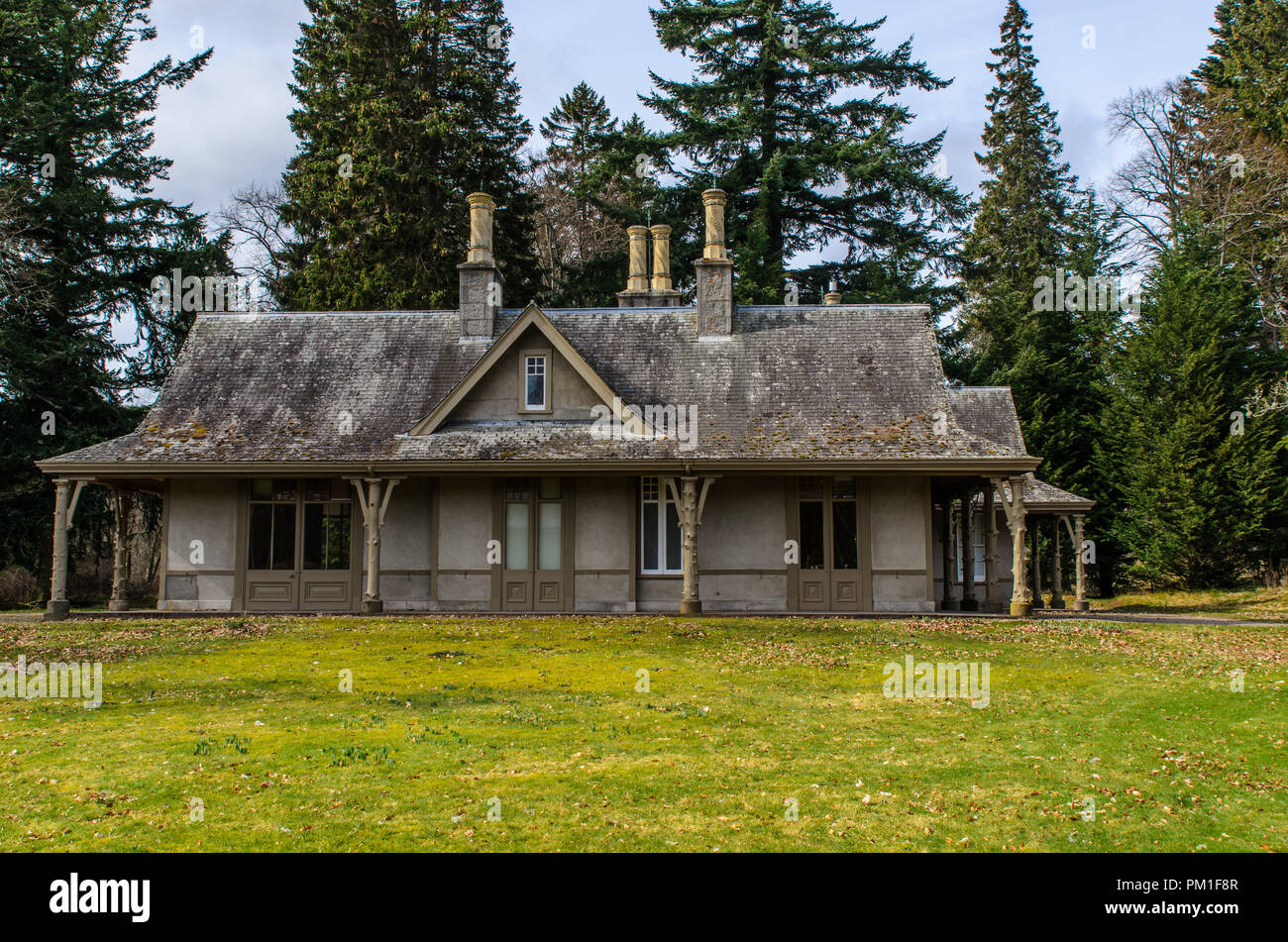 Balmoral estate cottage hi-res stock photography and images - Alamy
