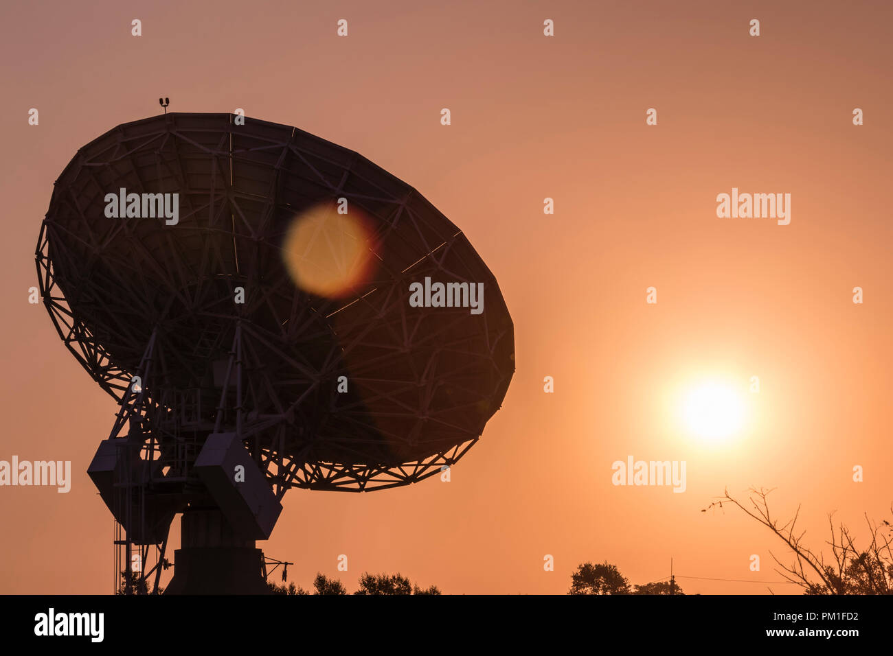 Satellite reception station hi-res stock photography and images - Alamy