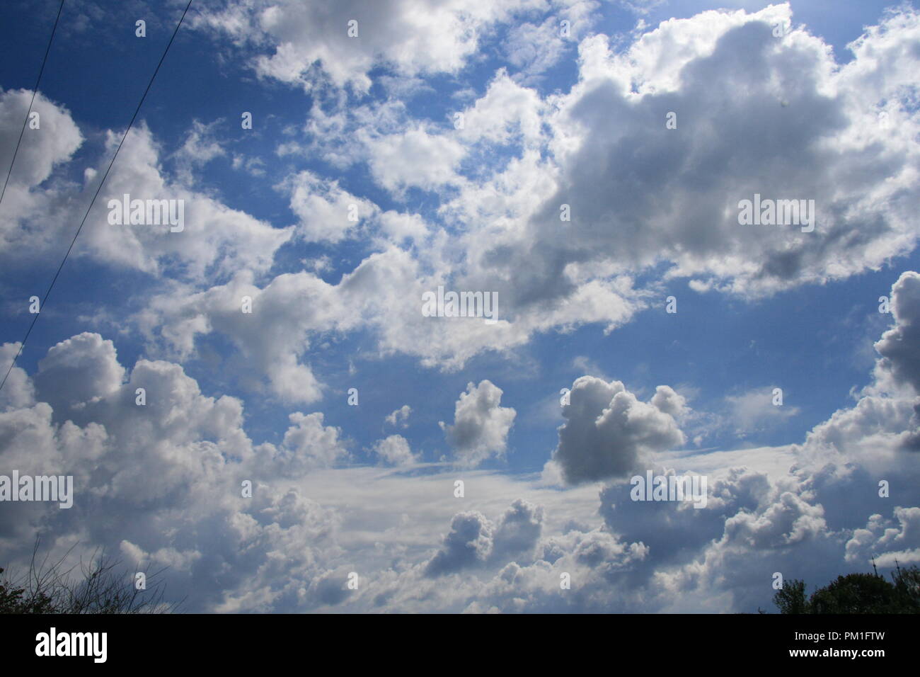 Strato cumulus clouds hi-res stock photography and images - Alamy