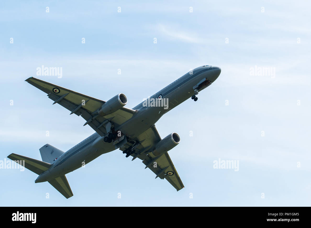 Boeing 757 Aircraft Jet Engine High Resolution Stock Photography and ...