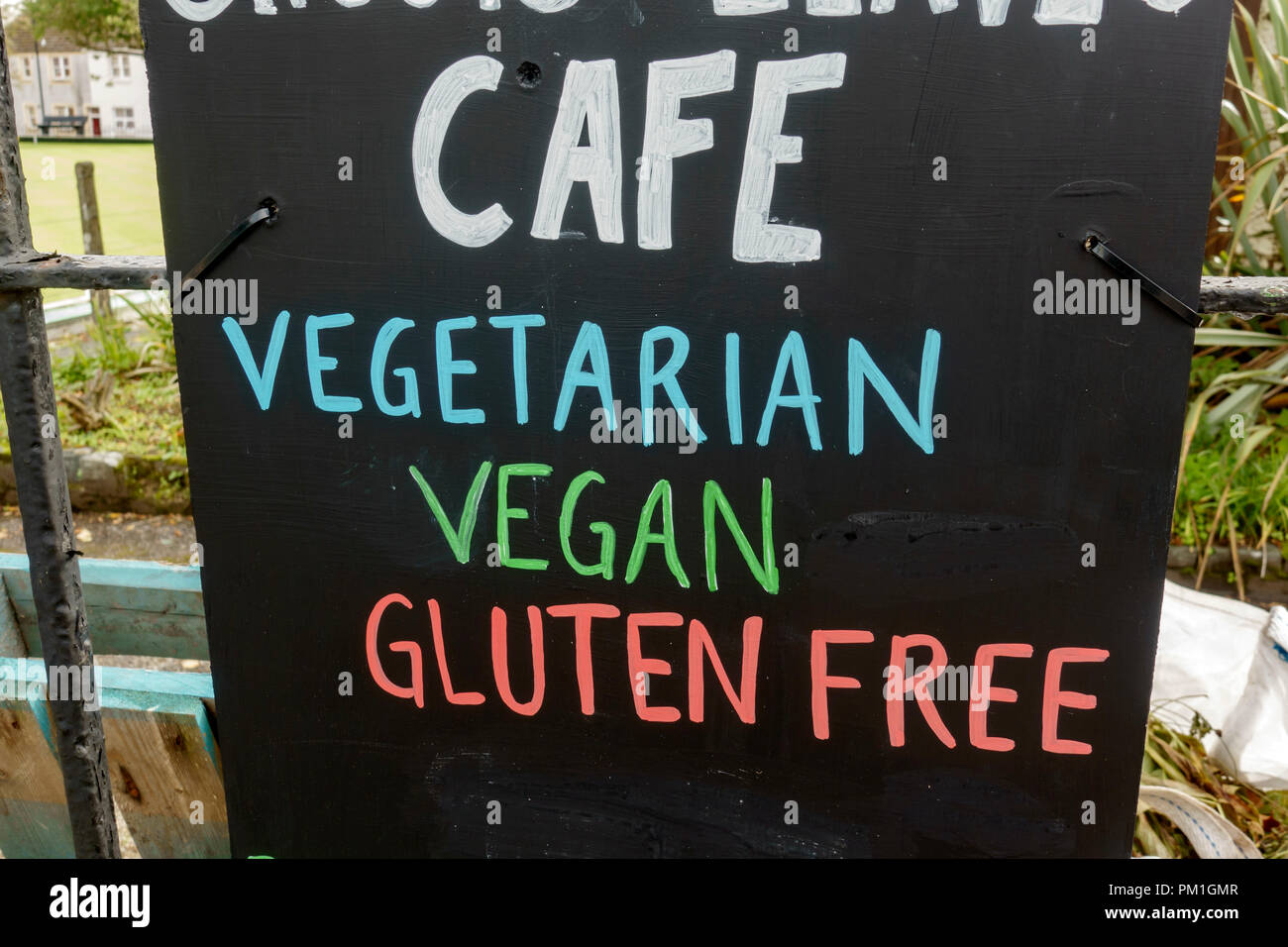 Free food sign hi-res stock photography and images - Alamy