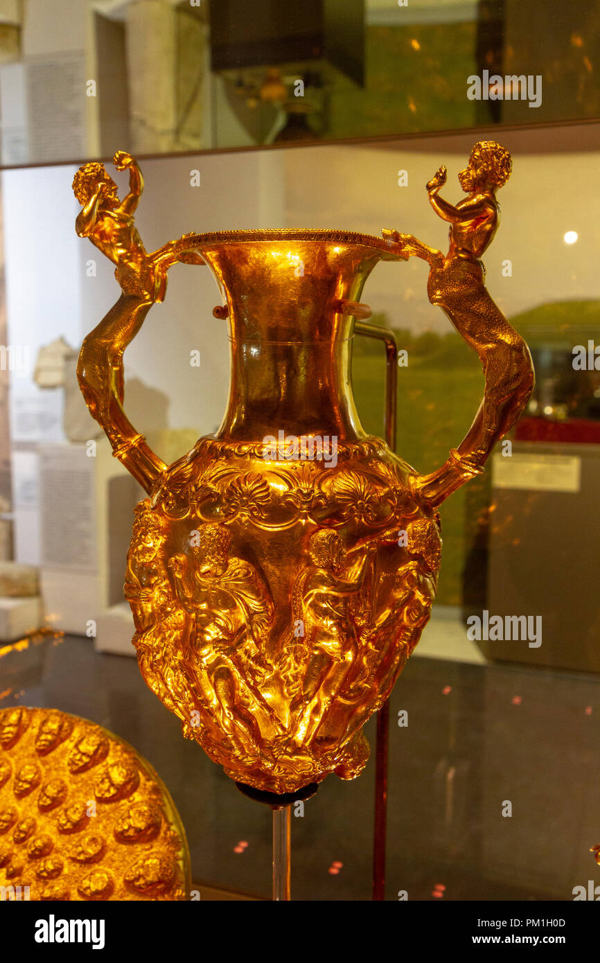 Golden Amphora-Rhyton, part of the Thracian Panagyurishte Treasure ...