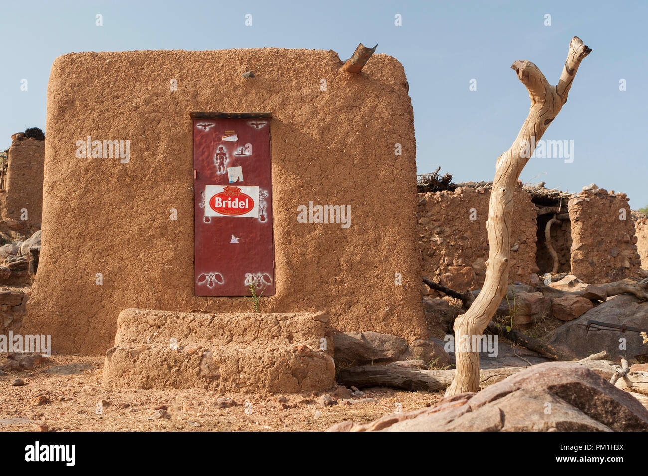 Mud buildings in Dogon country, Mali, Africa Stock Photo - Alamy
