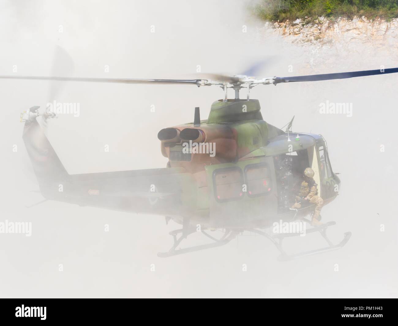 Bell helicopter 412 hi-res stock photography and images - Alamy