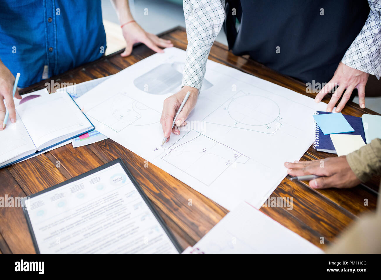 Business project at office Stock Photo - Alamy