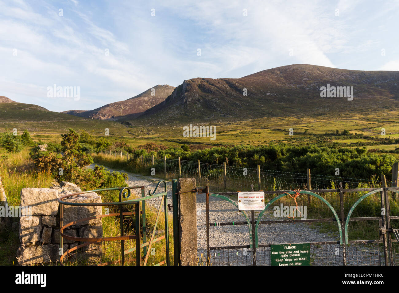 Kissing gate hi-res stock photography and images - Alamy