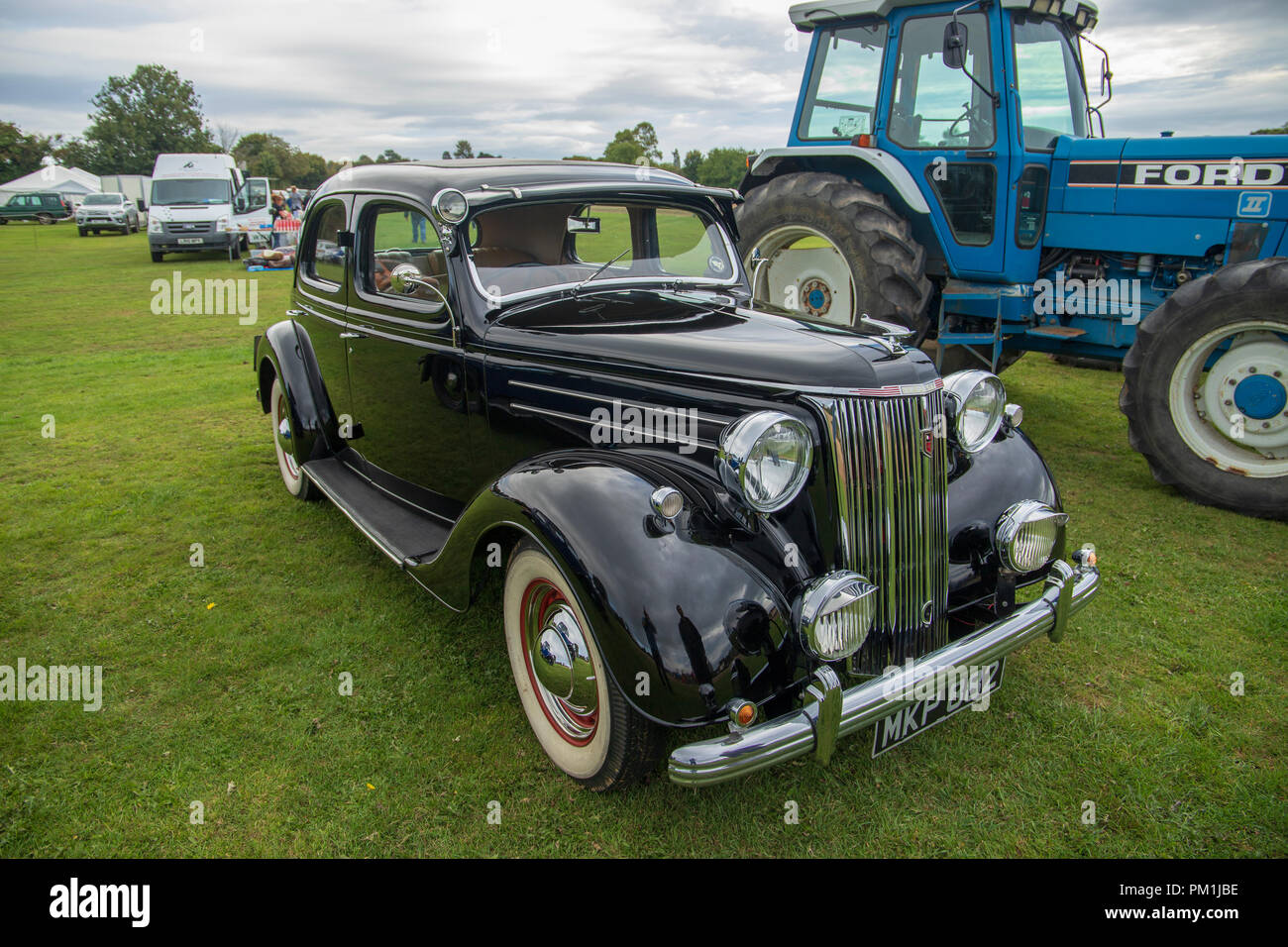 Ford v8 pilot hi-res stock photography and images - Alamy