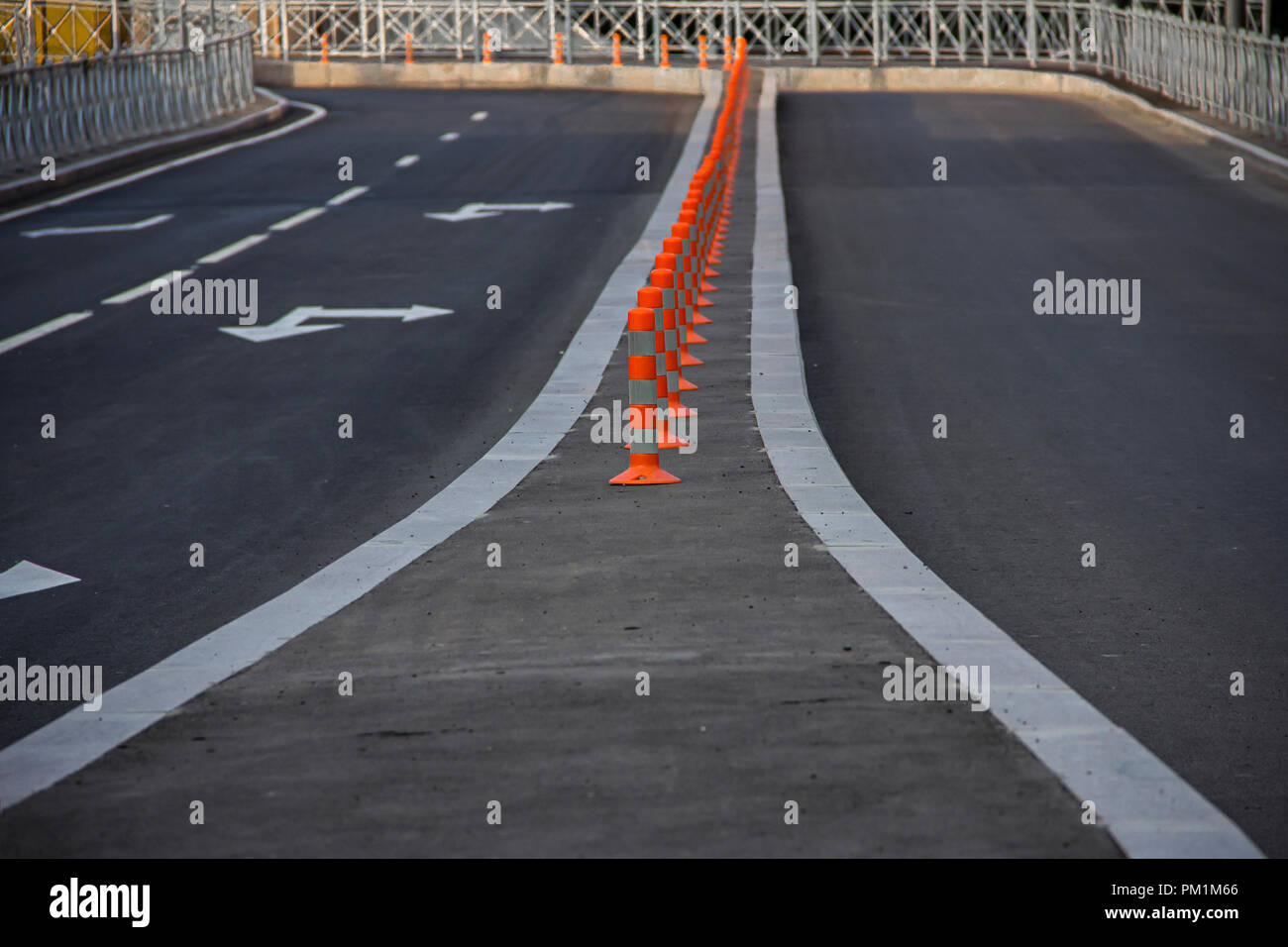 Road Divider Stock Photos & Road Divider Stock Images - Alamy