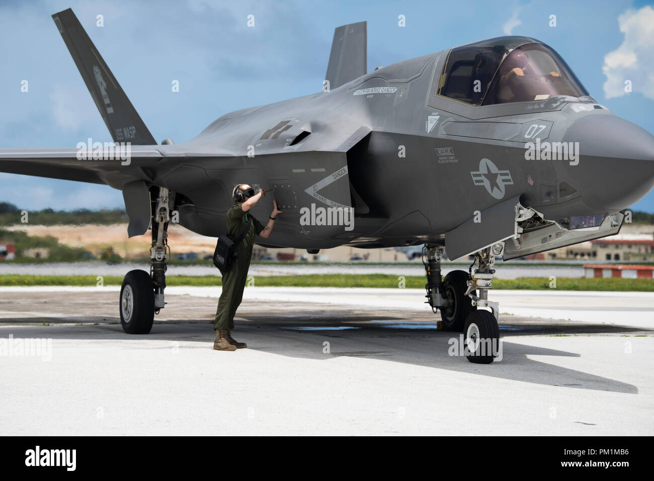 U s marine corps lance corporal hi-res stock photography and images - Alamy