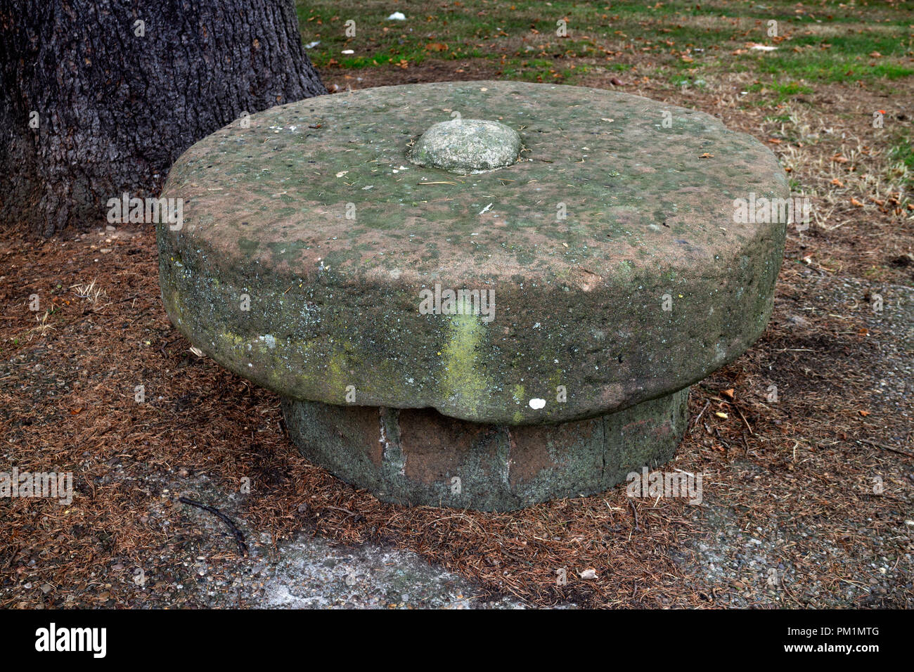 Old mill and millstone hi-res stock photography and images - Alamy