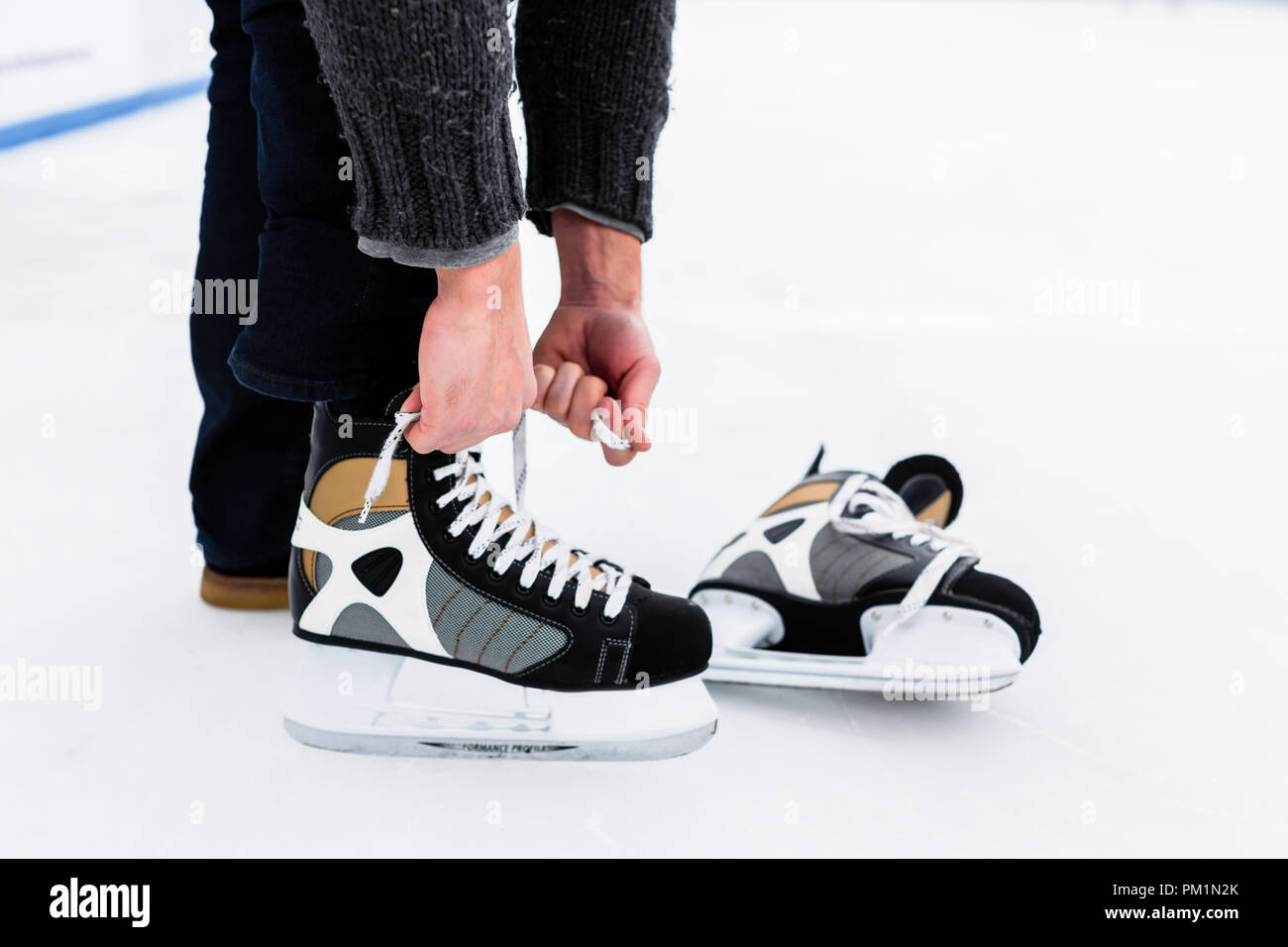 Holding hands ice skating hi-res stock photography and images - Alamy