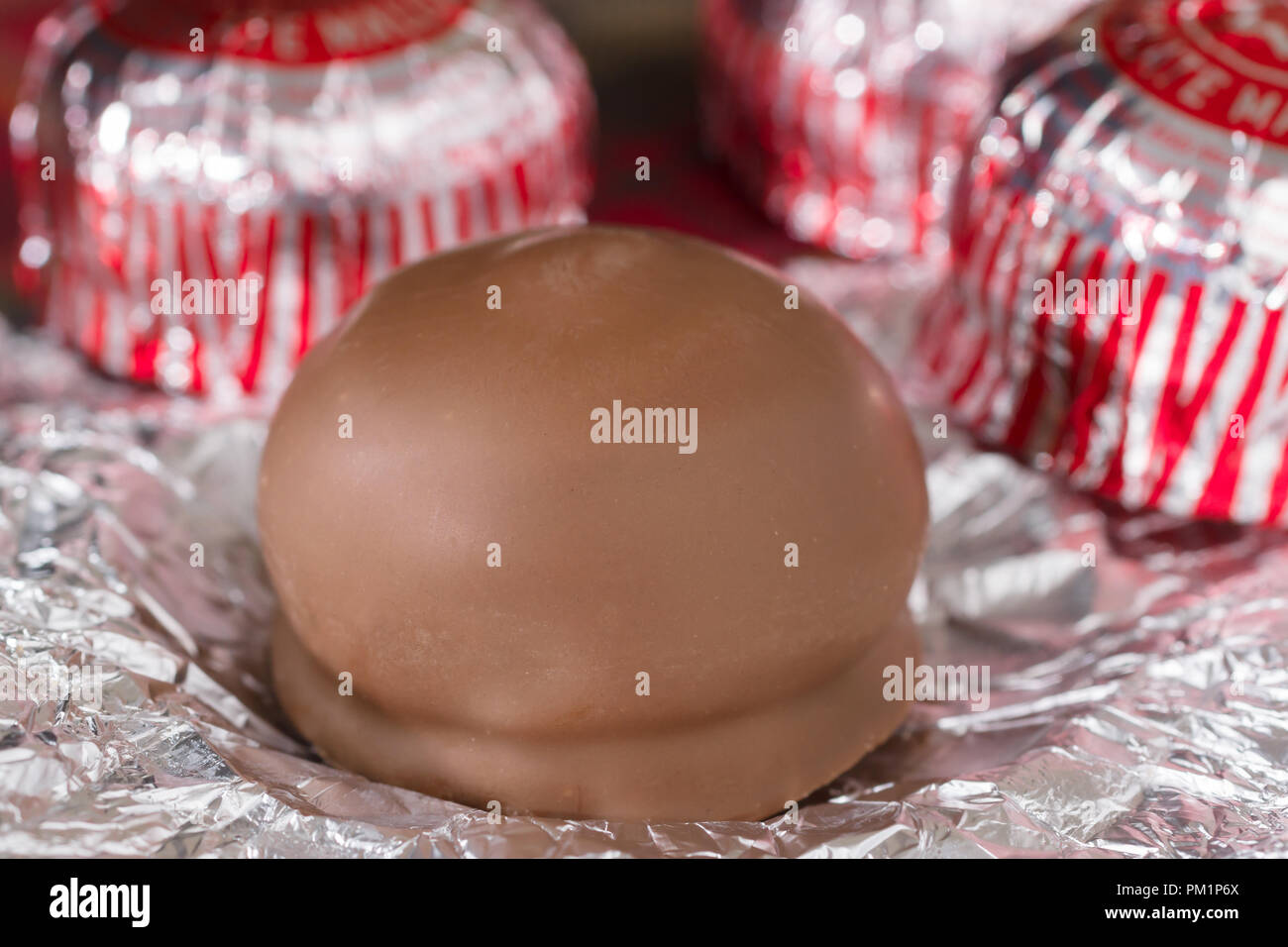 Tunnocks tea cakes hi-res stock photography and images - Alamy