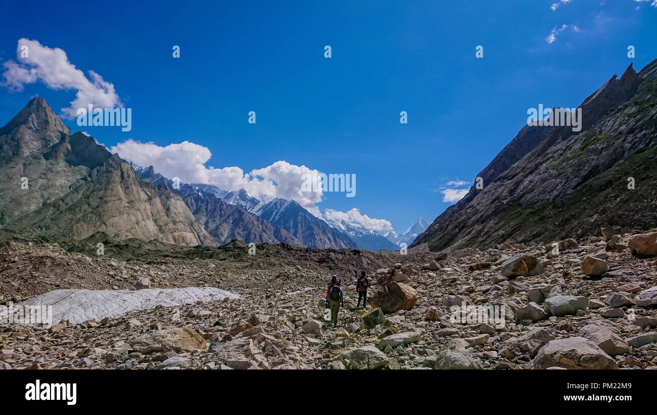 Landscape of K2 trekking trail in Karakoram range, Trekking along in ...