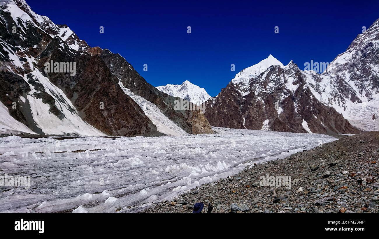 Mount godwin austen hi-res stock photography and images - Alamy