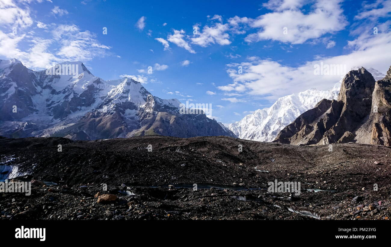 Mount godwin austen hi-res stock photography and images - Alamy