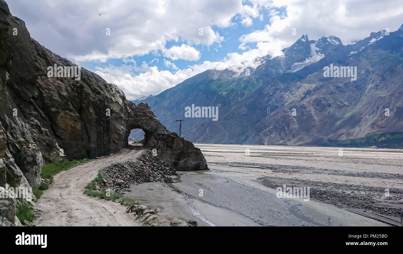 dirt road to Karakorum National Park, Gilgit baltistan, Pakistan Stock ...