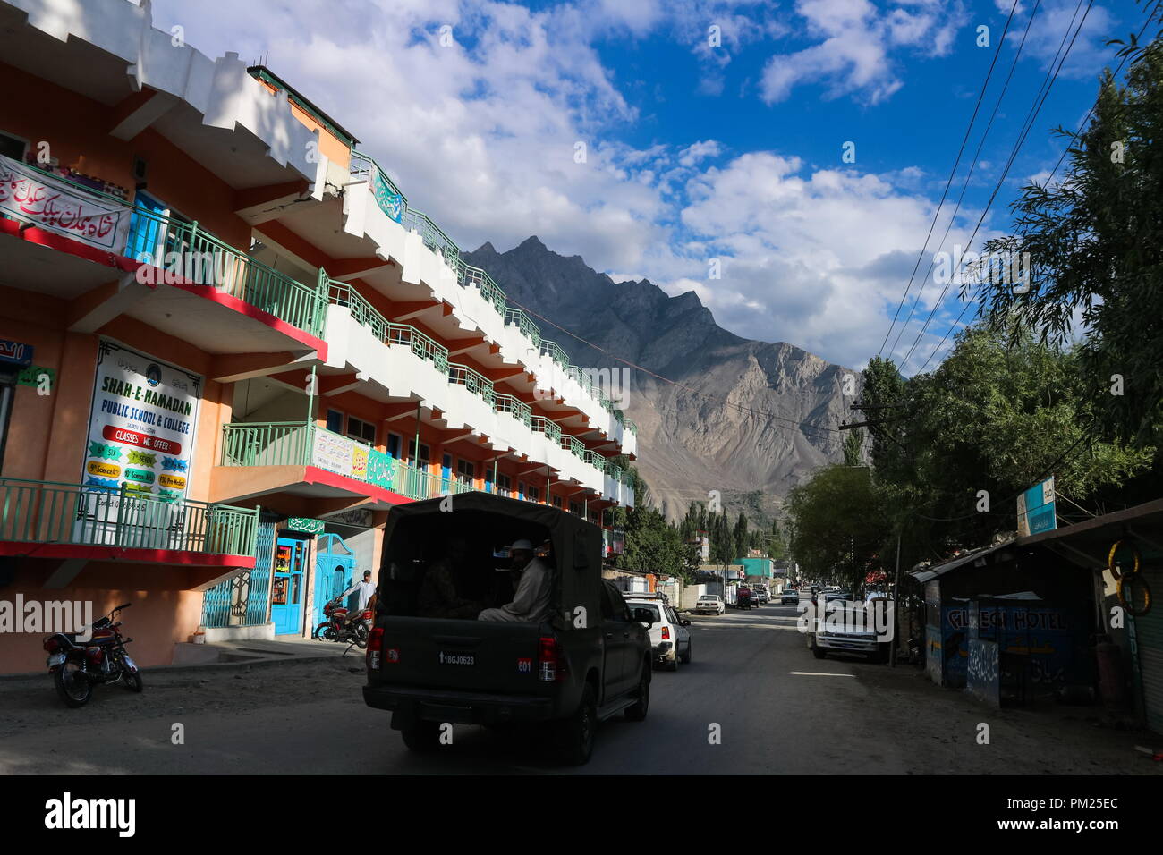 Hunza road hi-res stock photography and images - Alamy