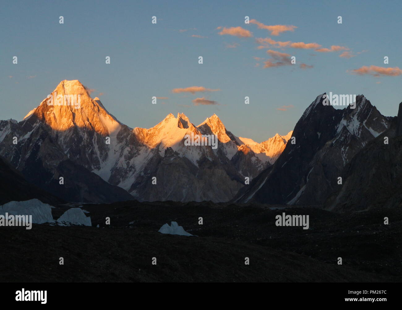 Gasherbrum massif and Baltoro glacier, K2 Base Camp, Pakistan Stock ...