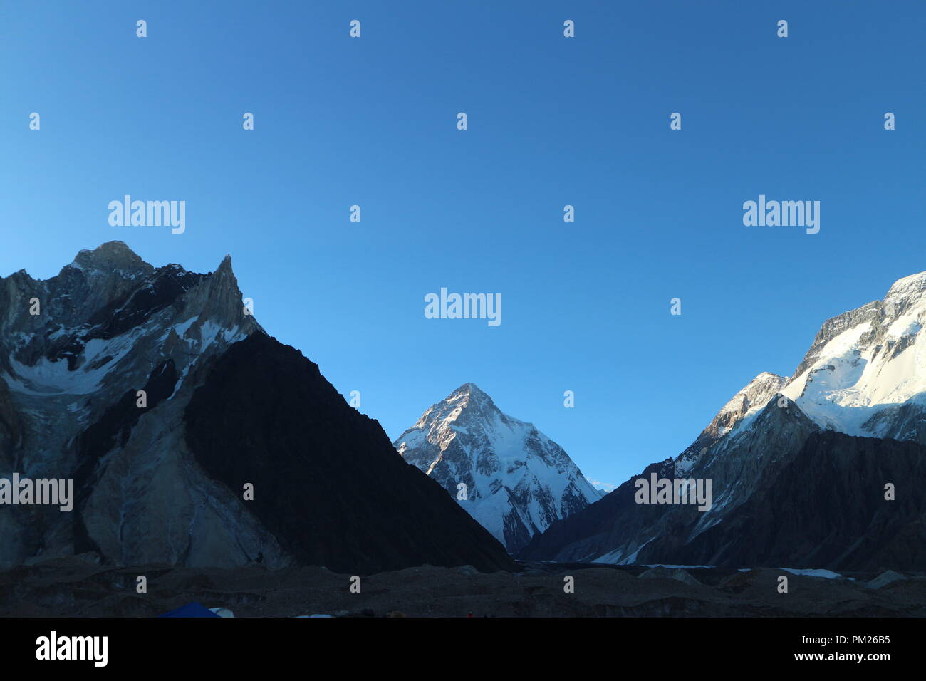 K2 mountain range hi-res stock photography and images - Alamy