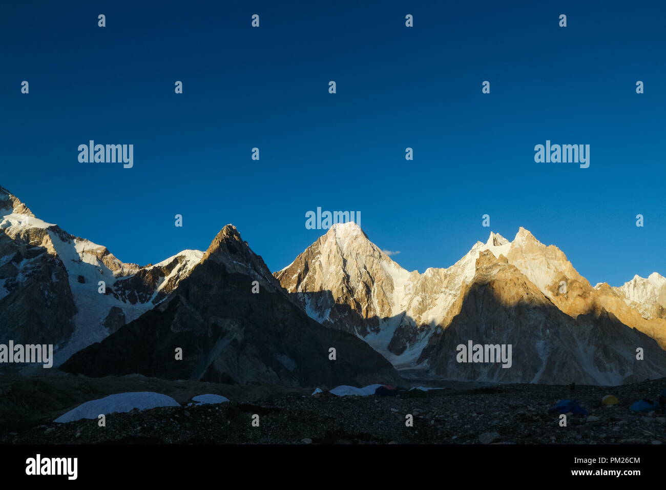 Gasherbrum massif hi-res stock photography and images - Alamy