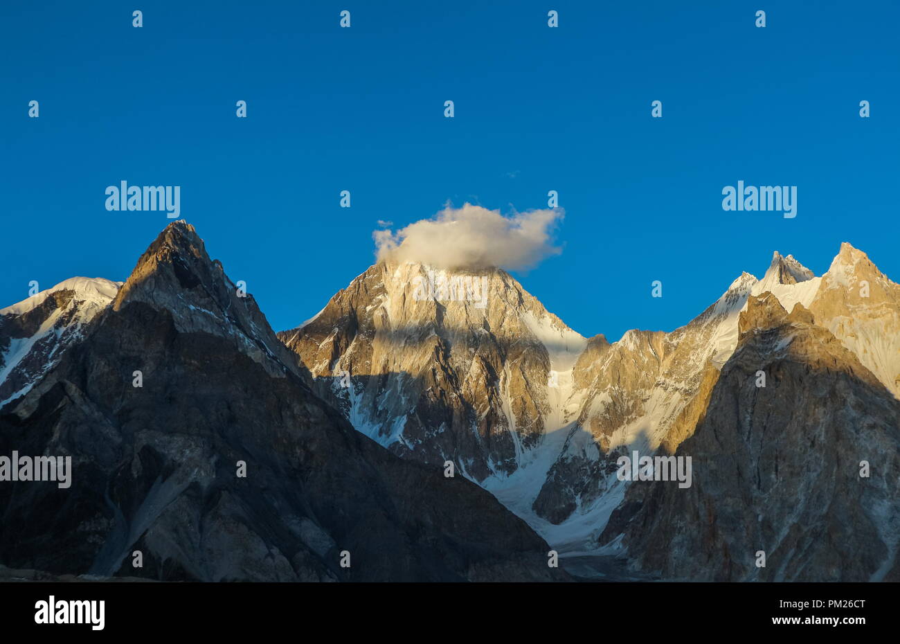 Gasherbrum massif and Baltoro glacier, K2 Base Camp, Pakistan Stock ...