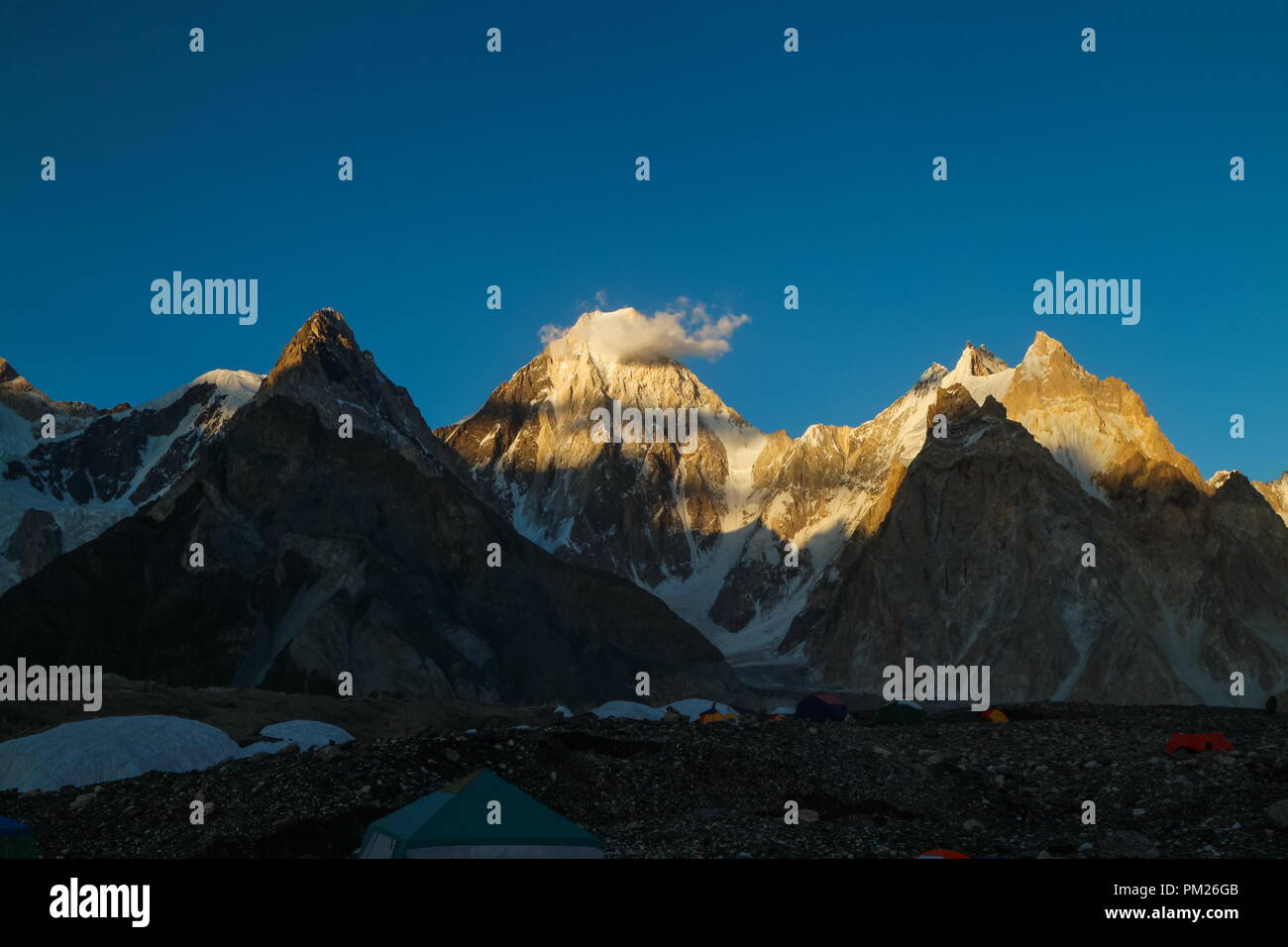 Gasherbrum massif and Baltoro glacier, K2 Base Camp, Pakistan Stock ...