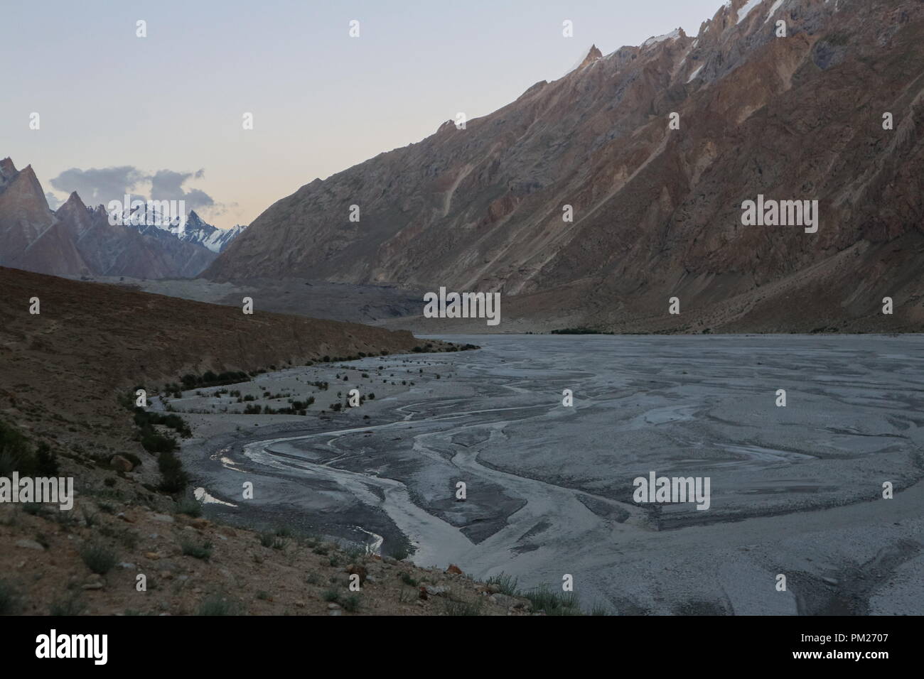 Landscape of K2 trekking trail in Karakoram range, Trekking along the ...