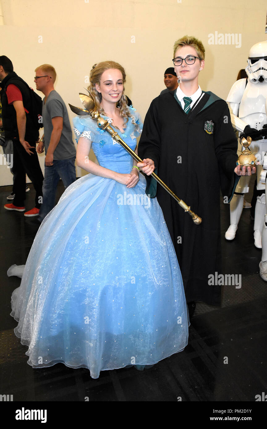 Harry potter fans hi-res stock photography and images - Alamy