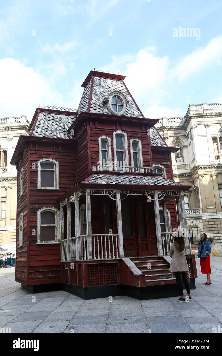 Alfred hitchcocks psycho hi-res stock photography and images - Alamy