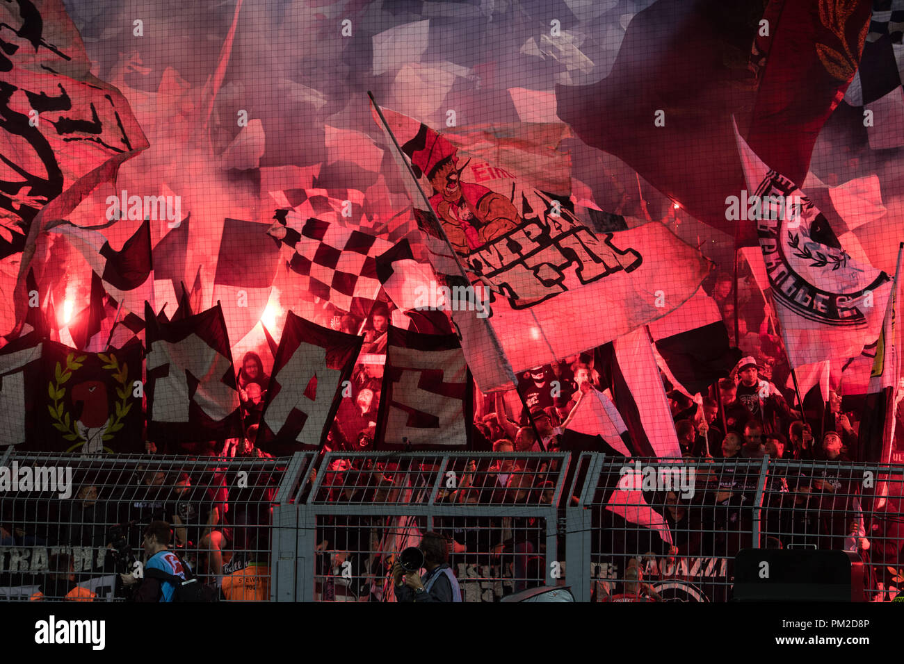 Frankfurt fans closing fireworks, pyrotechnics, pyro, Bengalos, Bengali ...