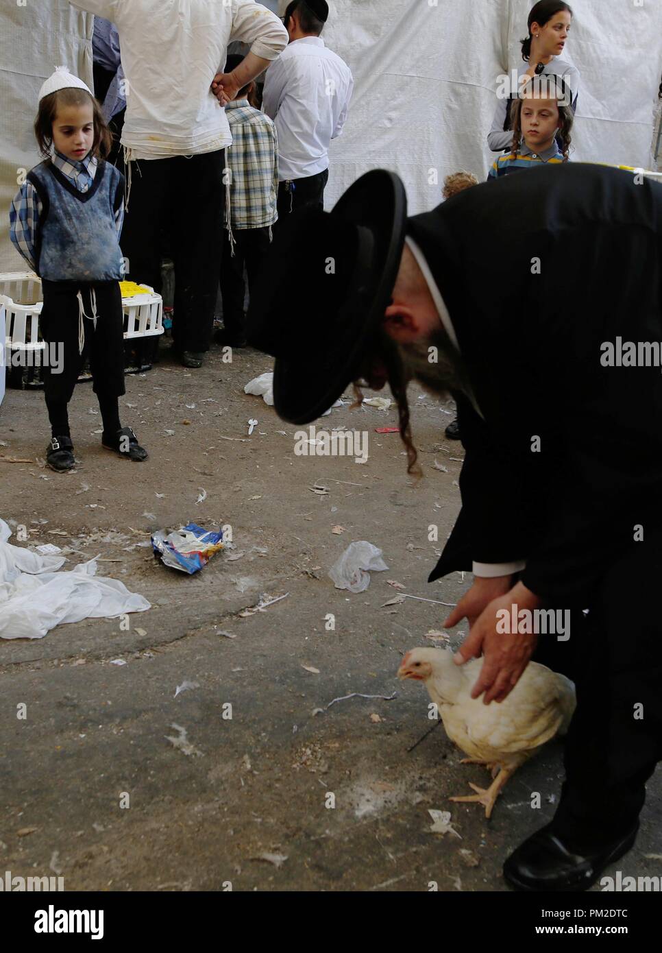 Kaparot ceremony hi-res stock photography and images - Alamy