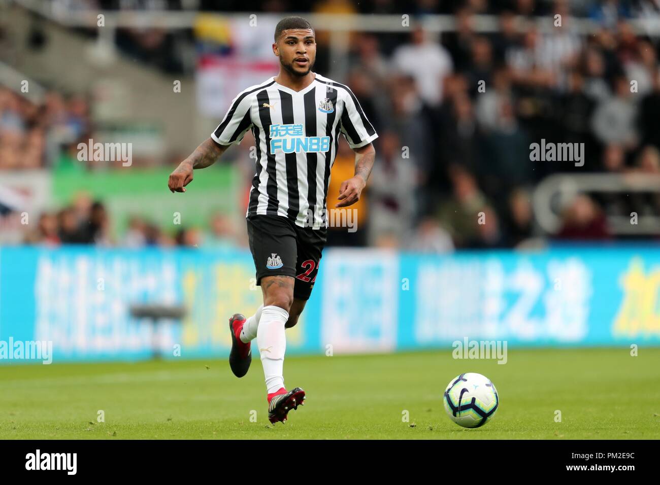 Deandre yedlin of newcastle united hi-res stock photography and images ...