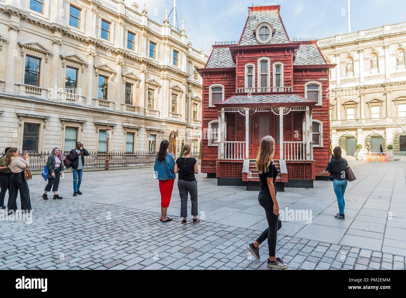 Alfred hitchcock psycho clapperboard hi-res stock photography and ...