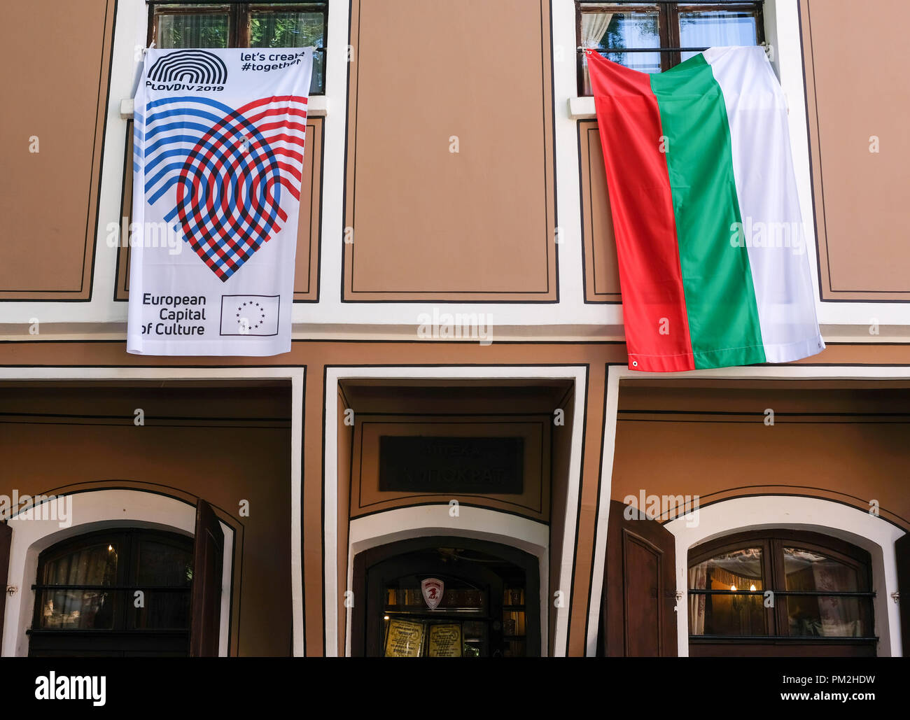 Hang out a flag hi-res stock photography and images - Alamy