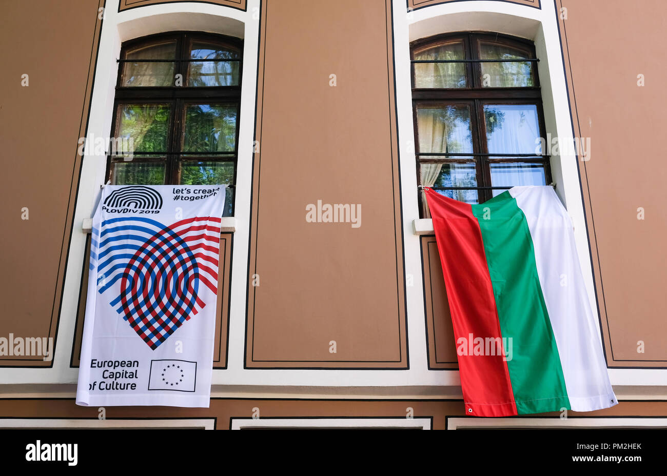 Hang out a flag hi-res stock photography and images - Alamy