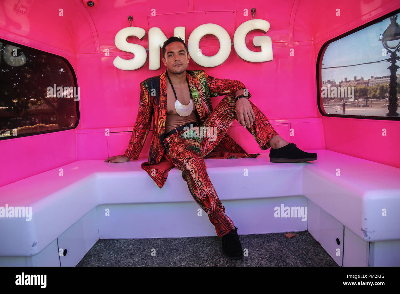 Pink snog bus hi-res stock photography and images - Alamy