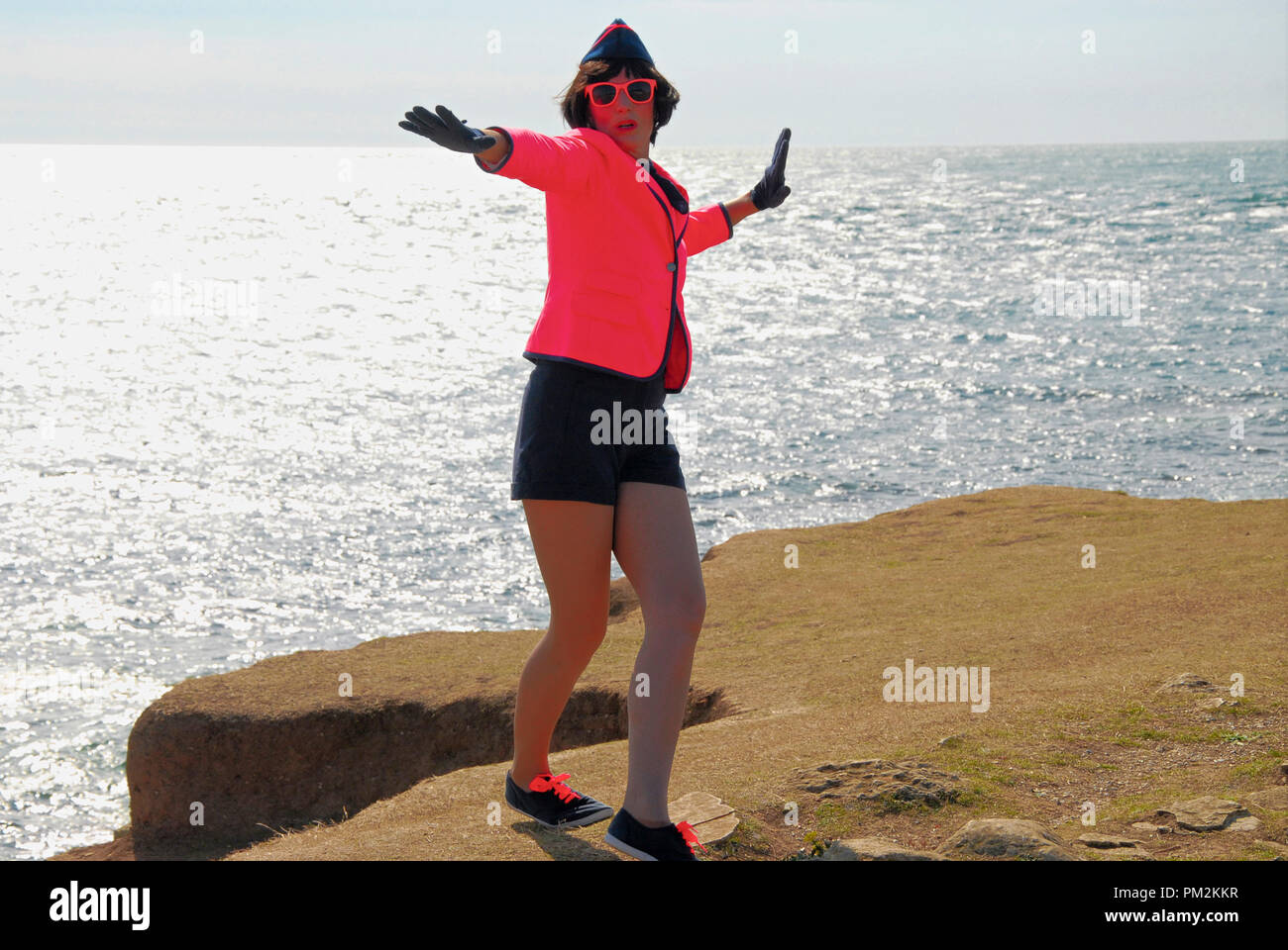 Dancers high kick hi-res stock photography and images - Alamy