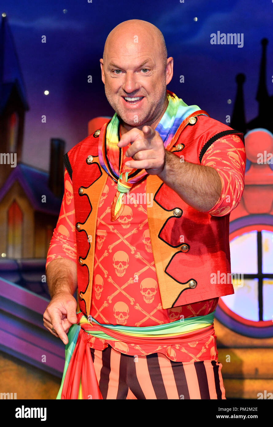 Traditional british pantomime hi-res stock photography and images - Alamy