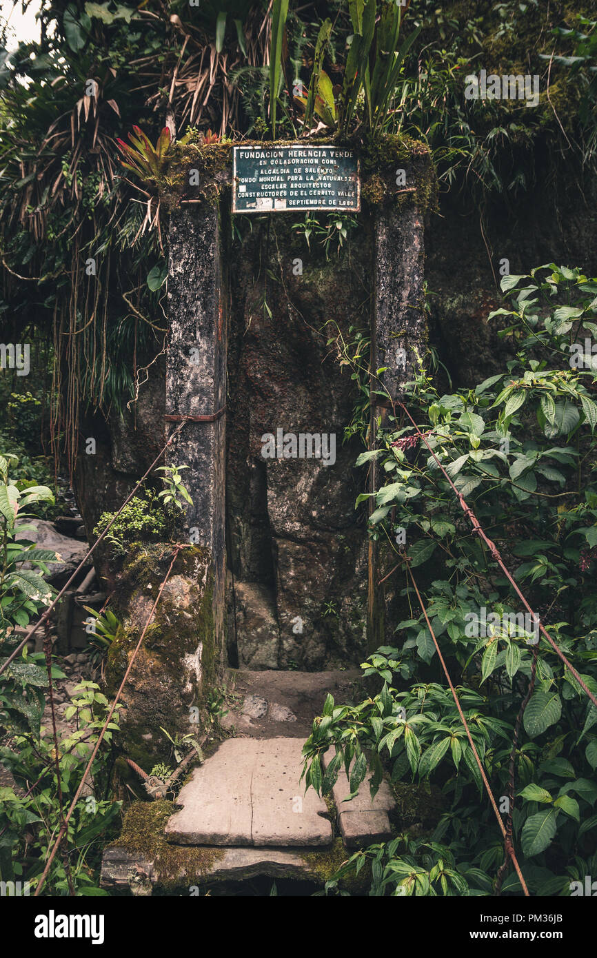 Rope bridge sign hi-res stock photography and images - Alamy