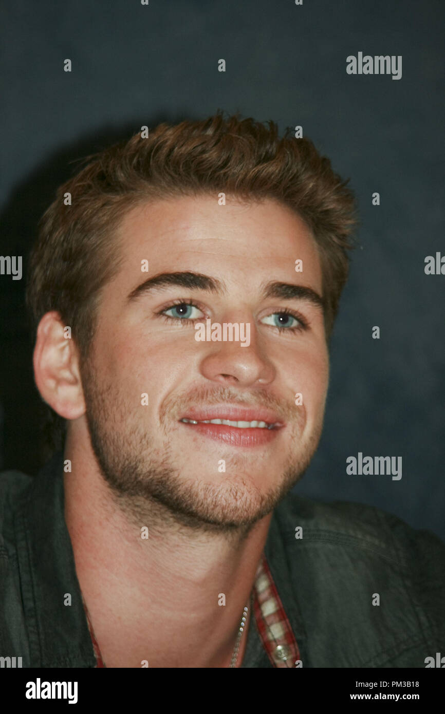 Liam Hemsworth, "The Last Song" Portrait Session, March 13, 2010 ...