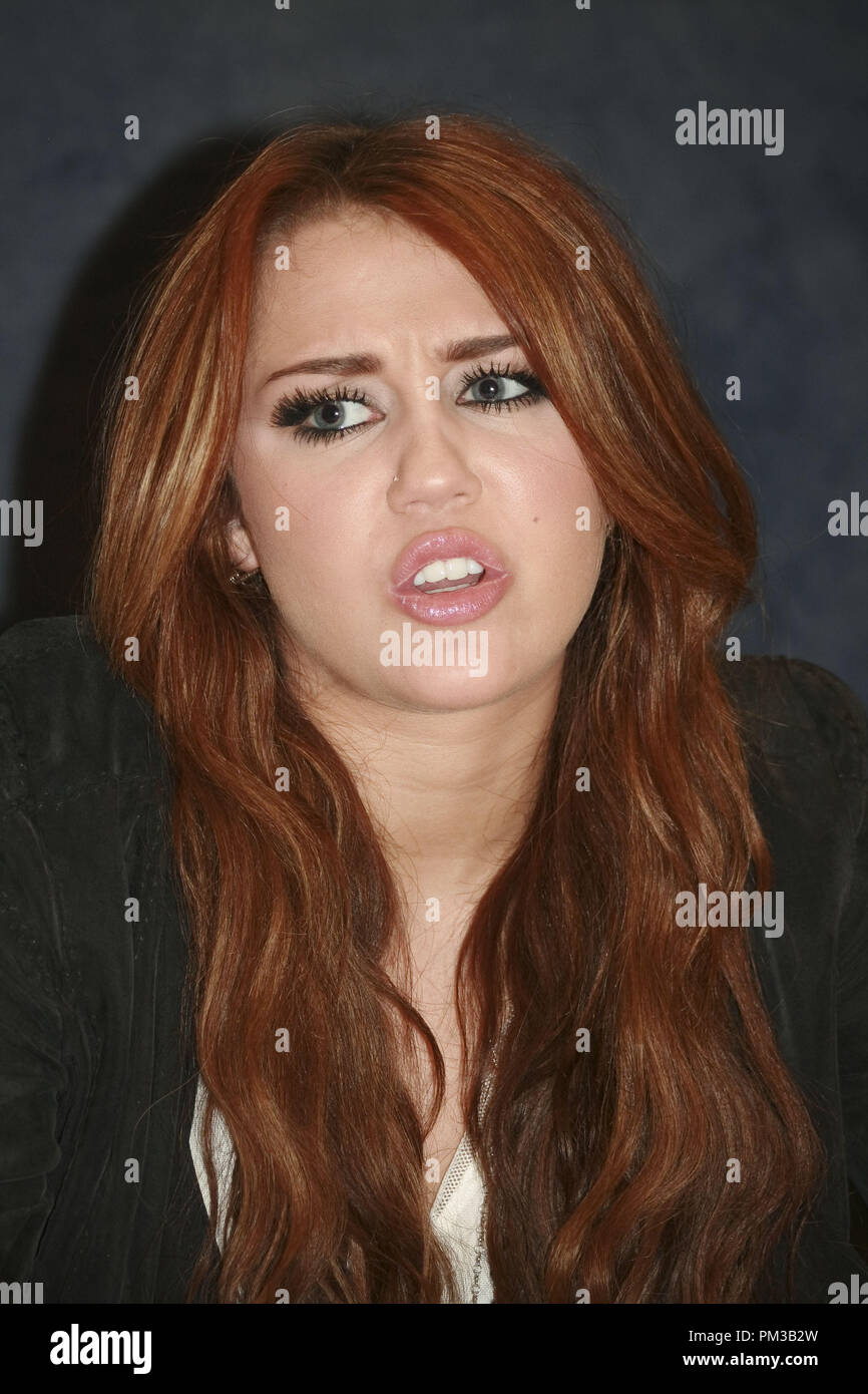 Miley Cyrus, "The Last Song" Portrait Session, March 13, 2010 ...