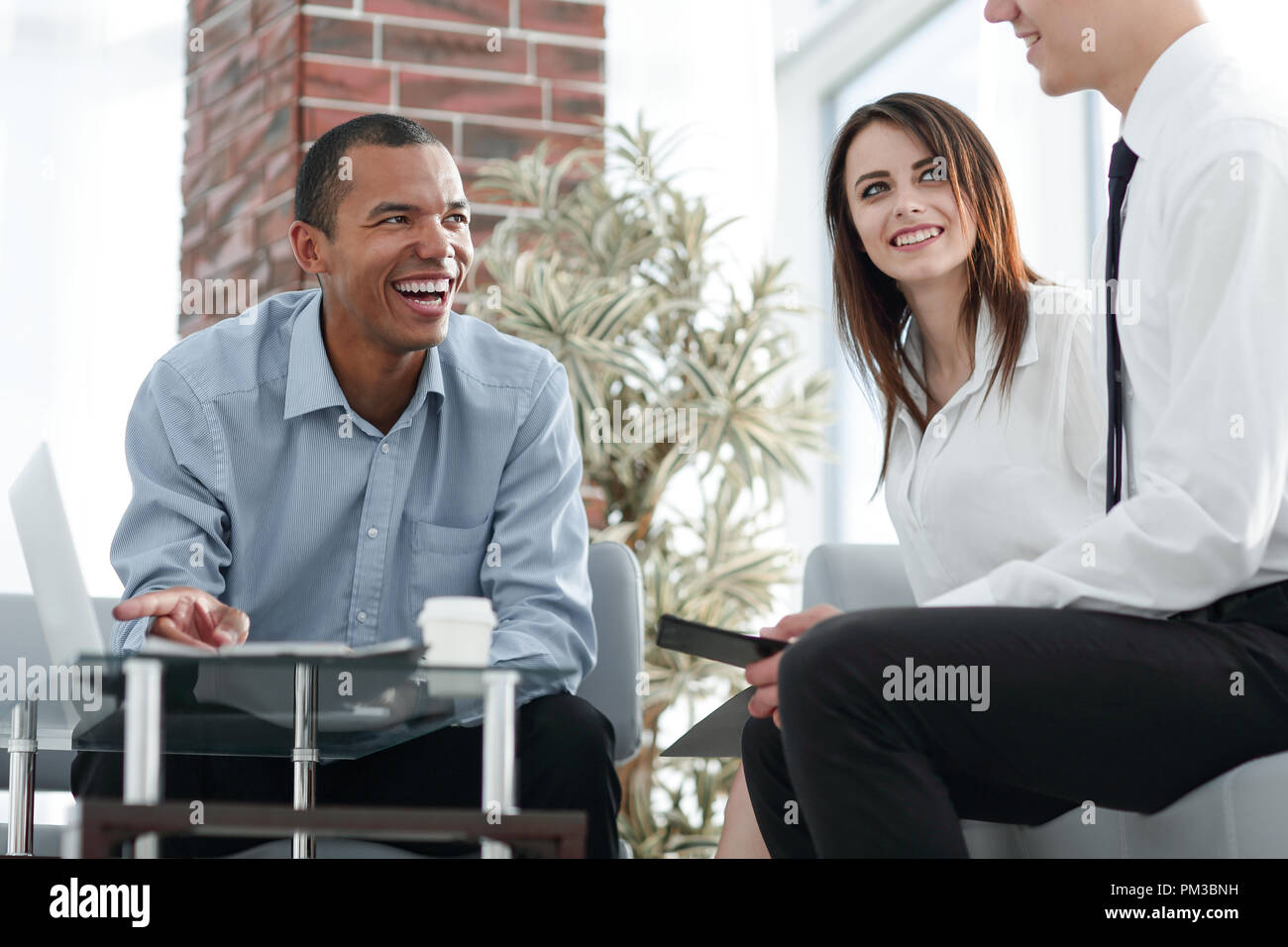 international business partners in negotiating a new contract Stock ...