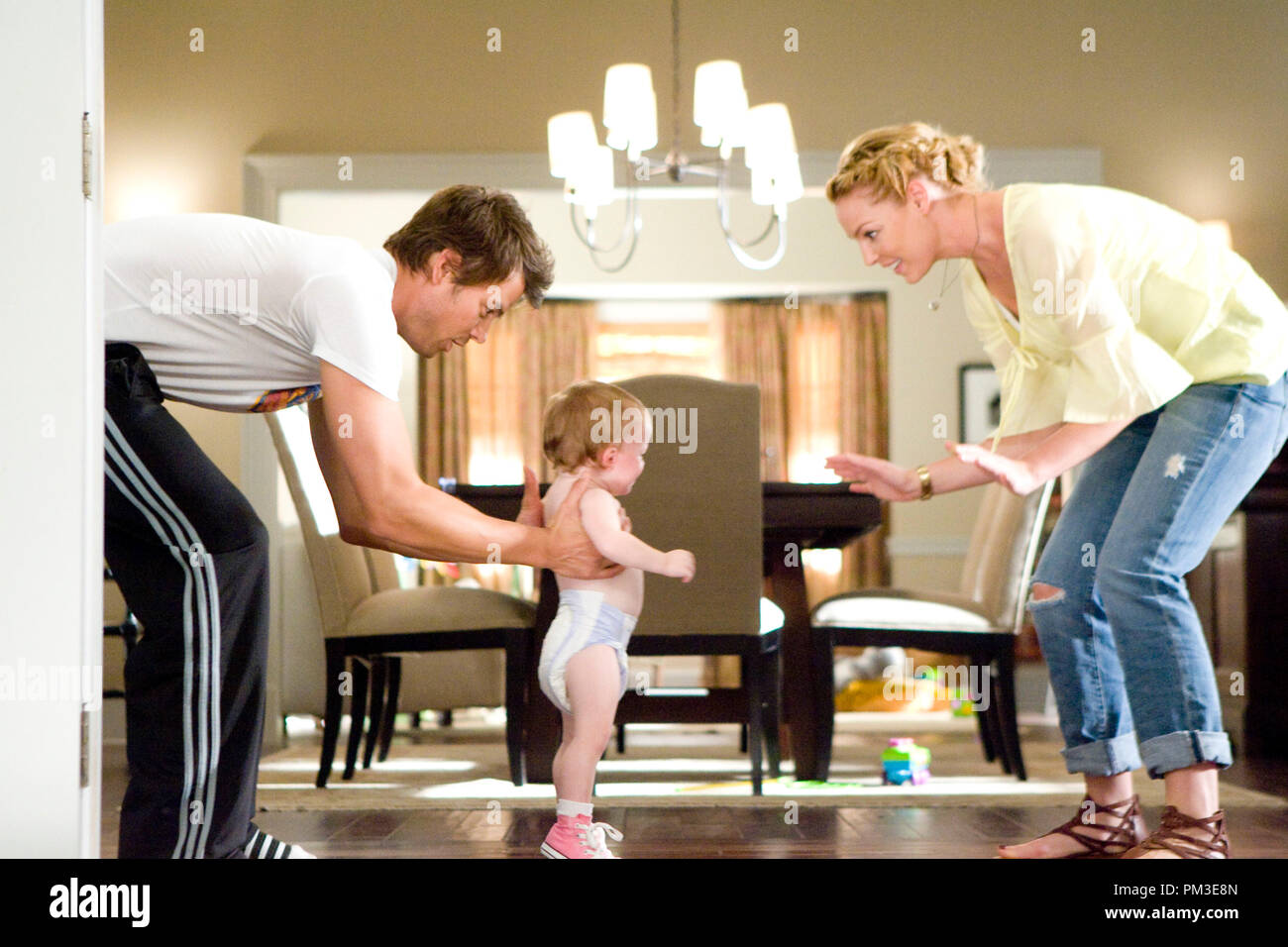 (L-r) JOSH DUHAMEL as Eric Messer and KATHERINE HEIGL as Holly Berenson ...