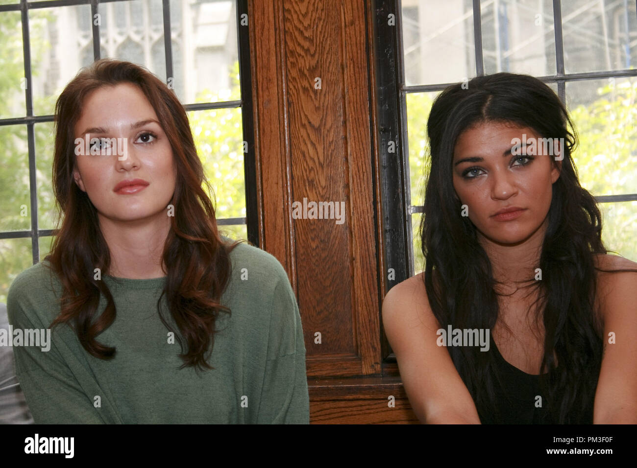 Leighton meester and jessica szohr hi-res stock photography and images ...