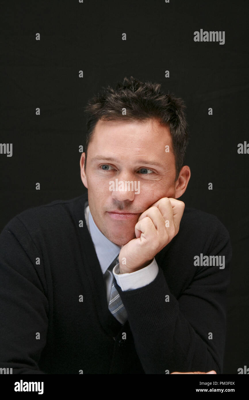 Jeffrey Donovan "Burn Notice" Portrait Session, September 22, 2010 ...