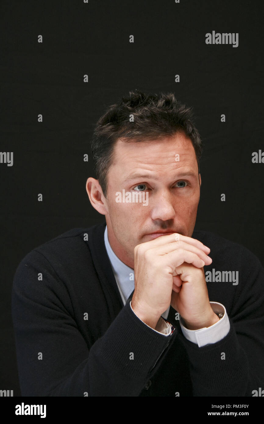 Jeffrey Donovan "Burn Notice" Portrait Session, September 22, 2010 ...