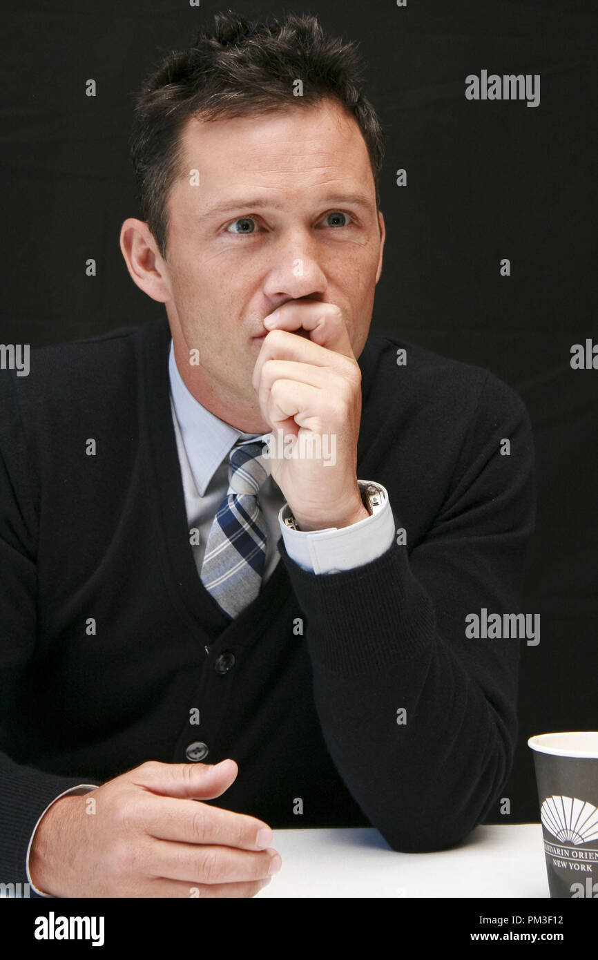 Jeffrey Donovan "Burn Notice" Portrait Session, September 22, 2010 ...